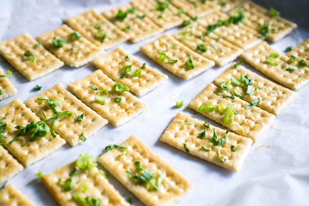 Scallion Nougat Crackers - nommymommy